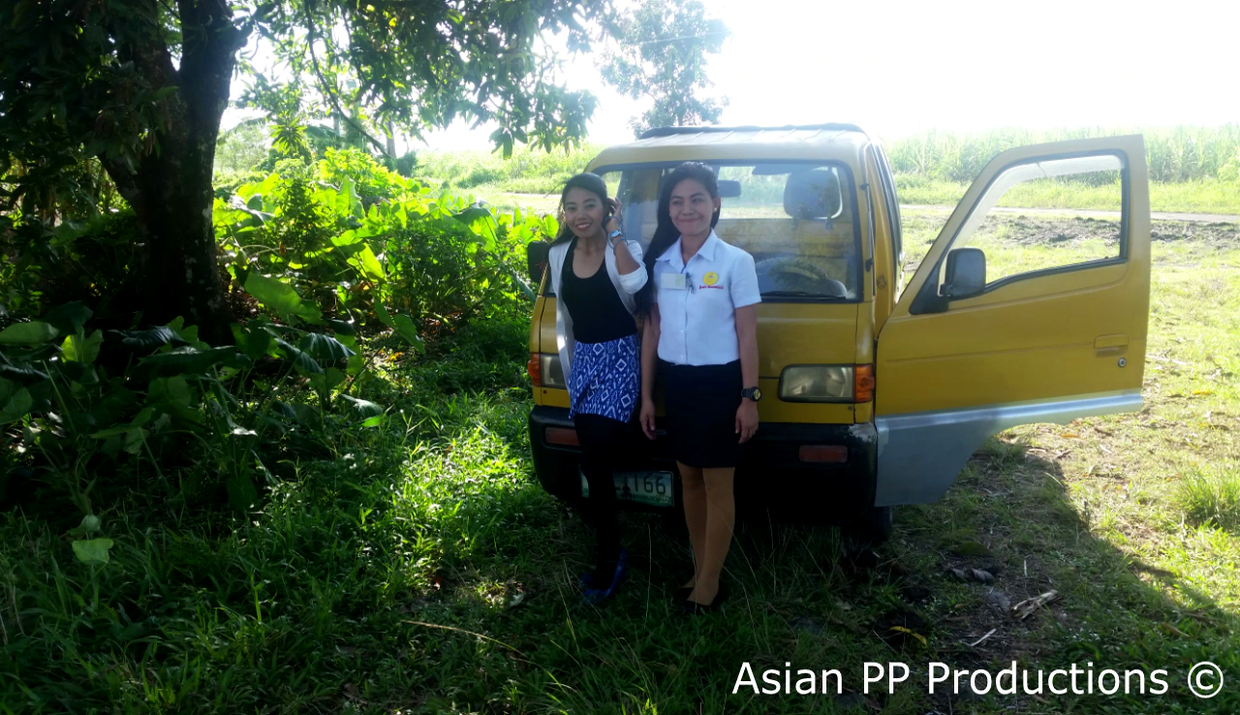 164 - Donna and Mae with Multicab