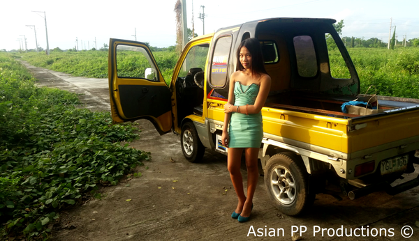 272 - Hanna Hard revving Multicab