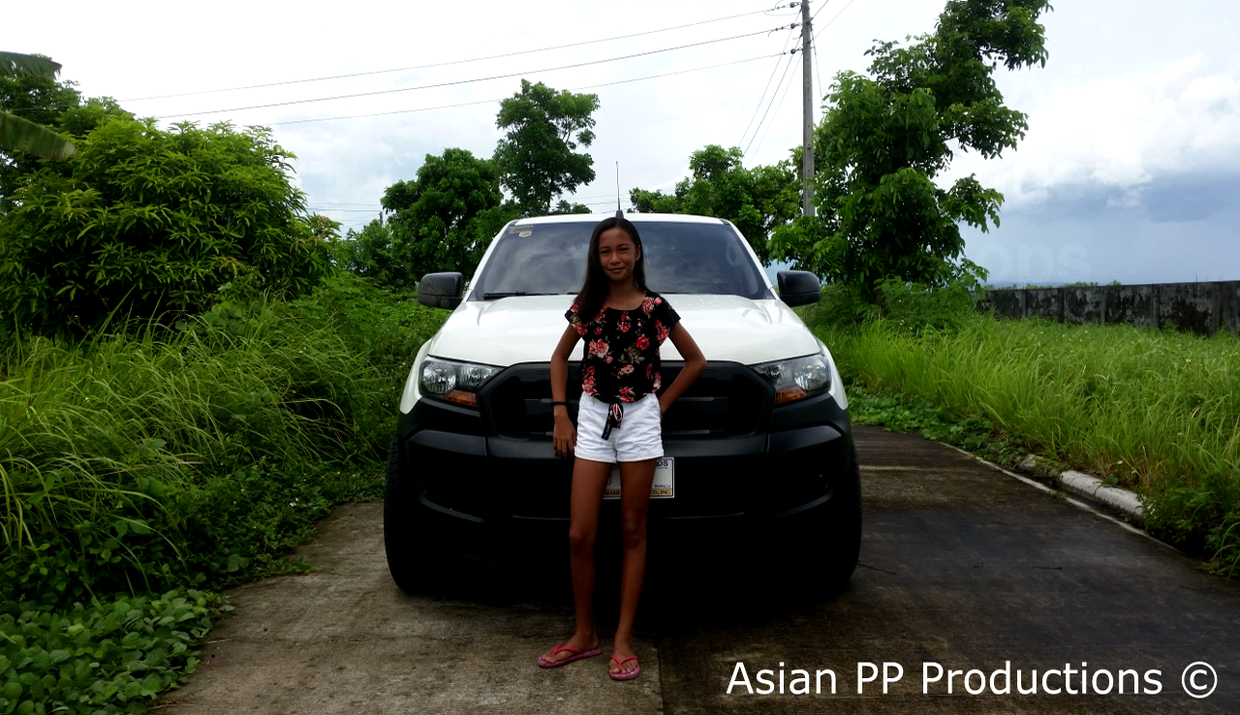 263 - Camille ranger revving in flip flops