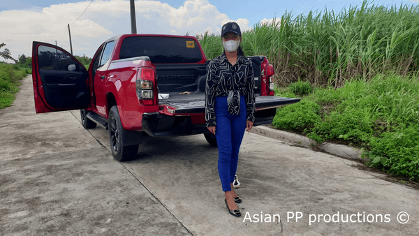 669 - Bella revving before going home