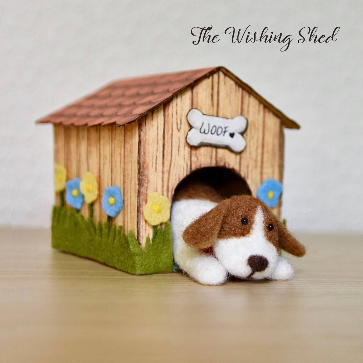 Beagle Puppy Needle Felting Pattern ‘Bobby’ and his Kennel