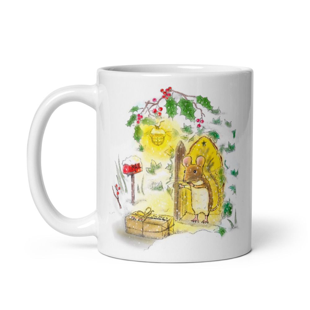 Mouse Receives A Christmas Parcel - Ceramic Mug - Robin's Gift