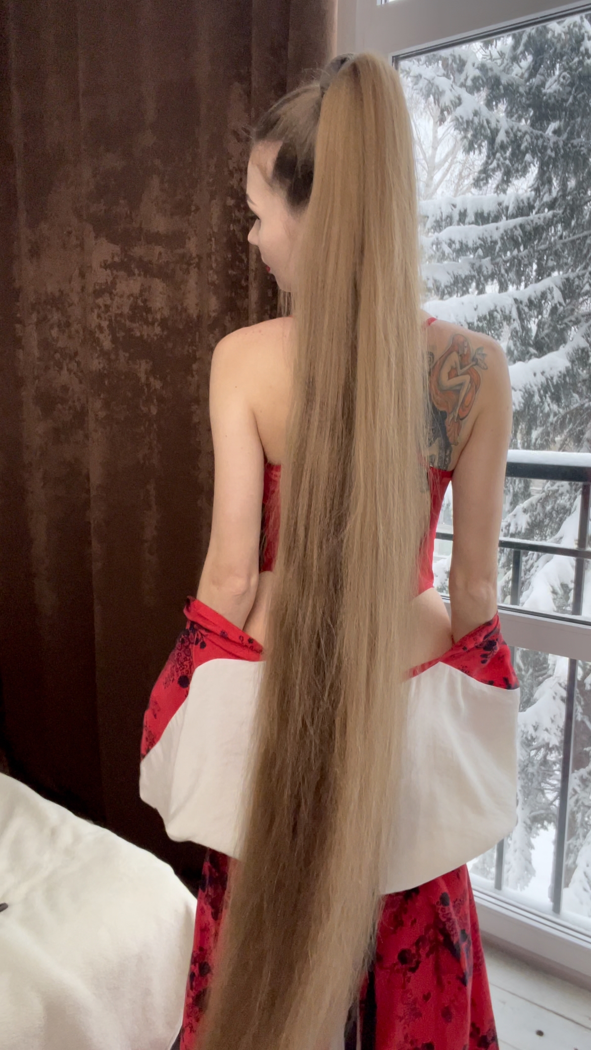 Dashik in a Komono and not in a Komono