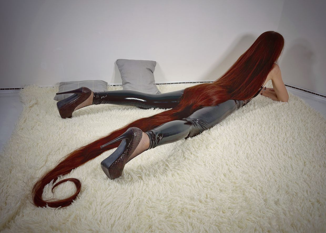 Very long tail (set of 25 photos)