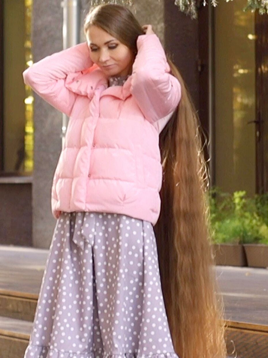 VIDEO - Long hair display and hair vs. the camera
