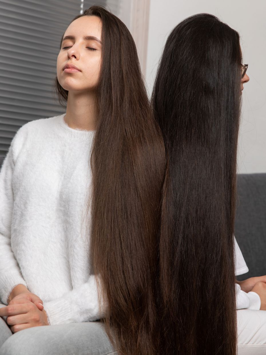 PHOTO SET - The long hair sisters in the sofa photoshoot