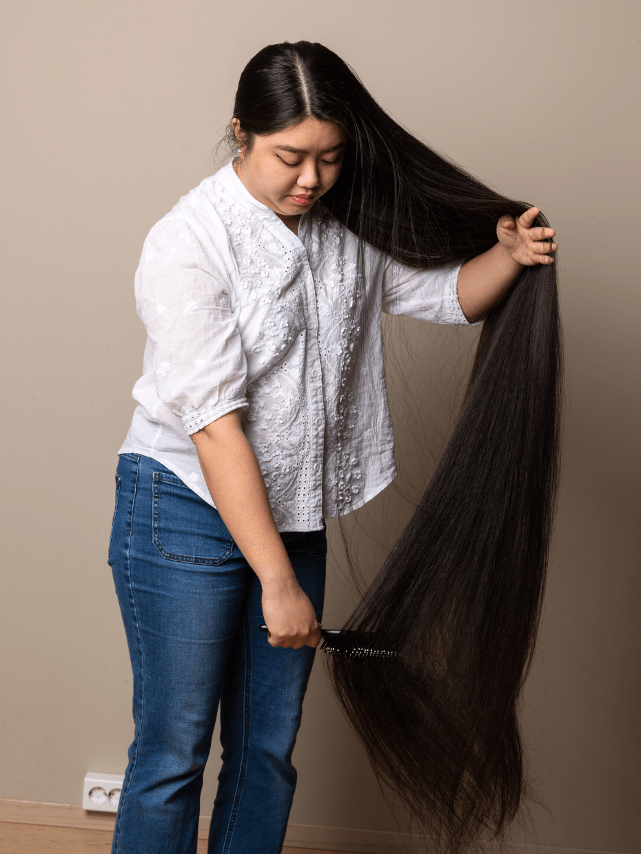 PHOTO SET - Extreme hair length achievement photoshoot