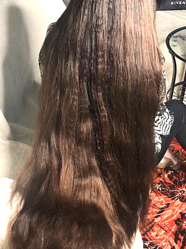 VIDEO - Julia's hairstyles by her mom