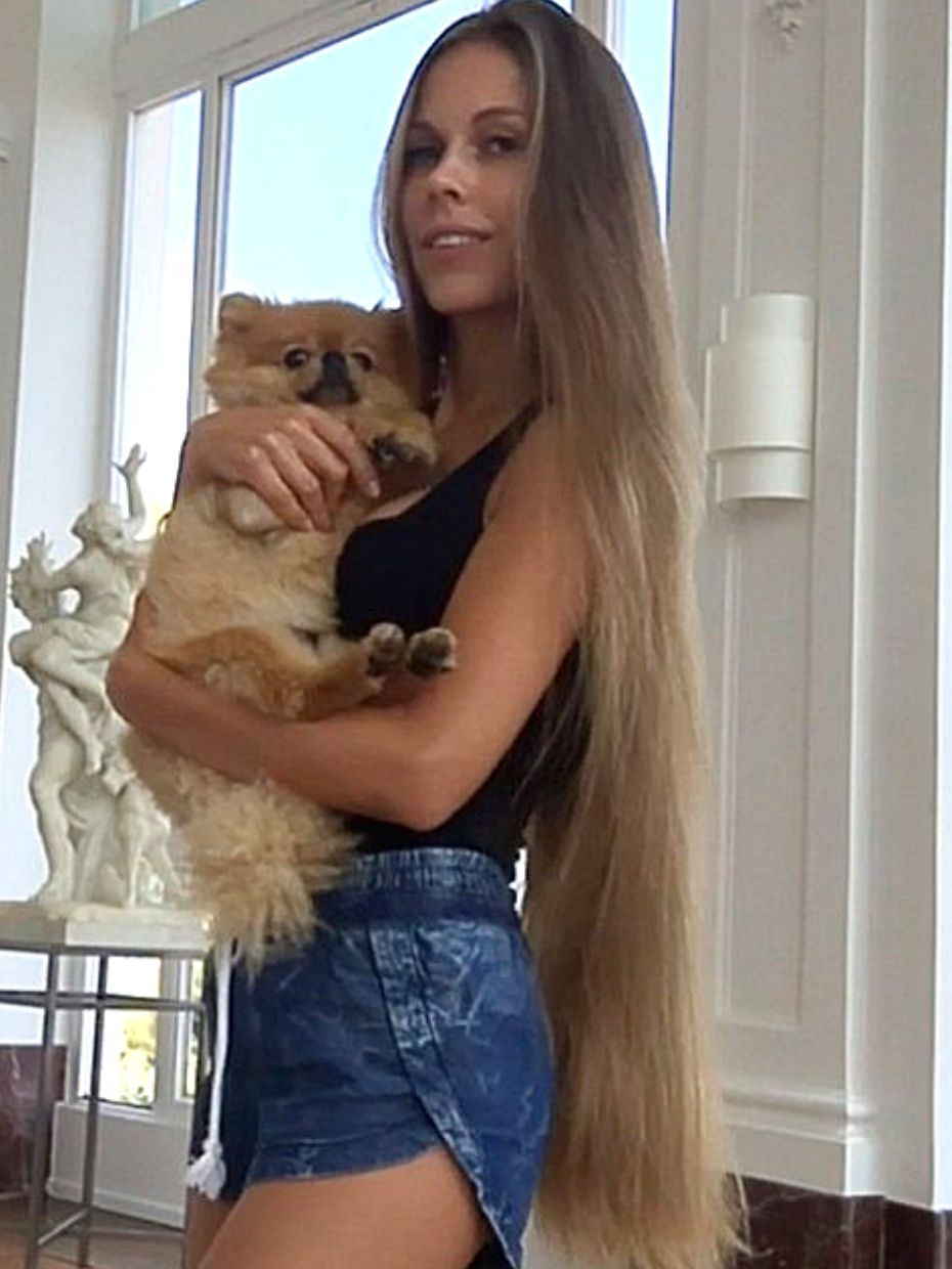 VIDEO - Alisa and her dog