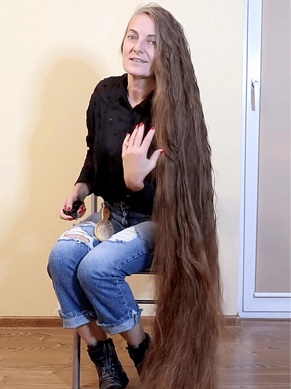 VIDEO - Outstanding long hair display