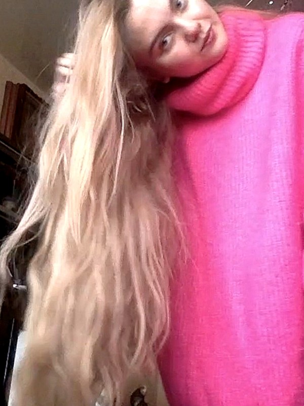 VIDEO - Alena = Perfect, long hair