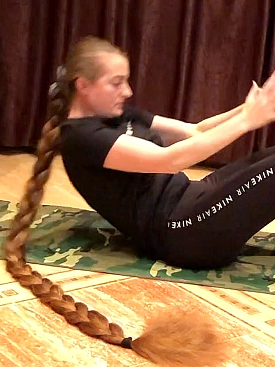 VIDEO - Things to know when working out with extremely long and thick hair