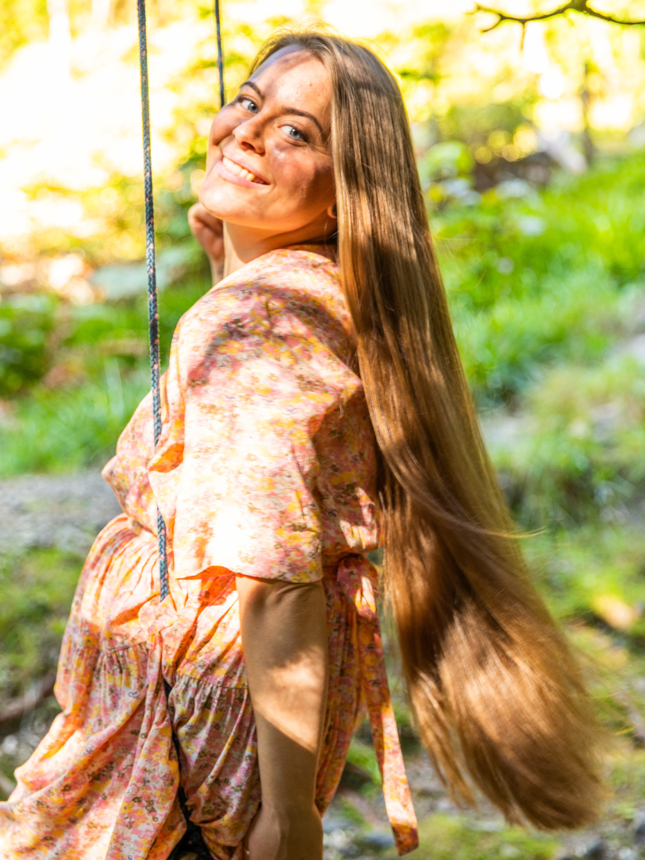 PHOTO SET - Nature's swing photoshoot