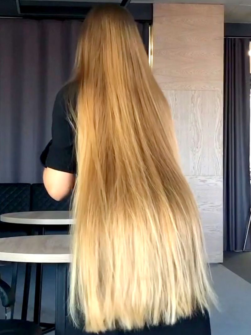 VIDEO - Julia's bun show