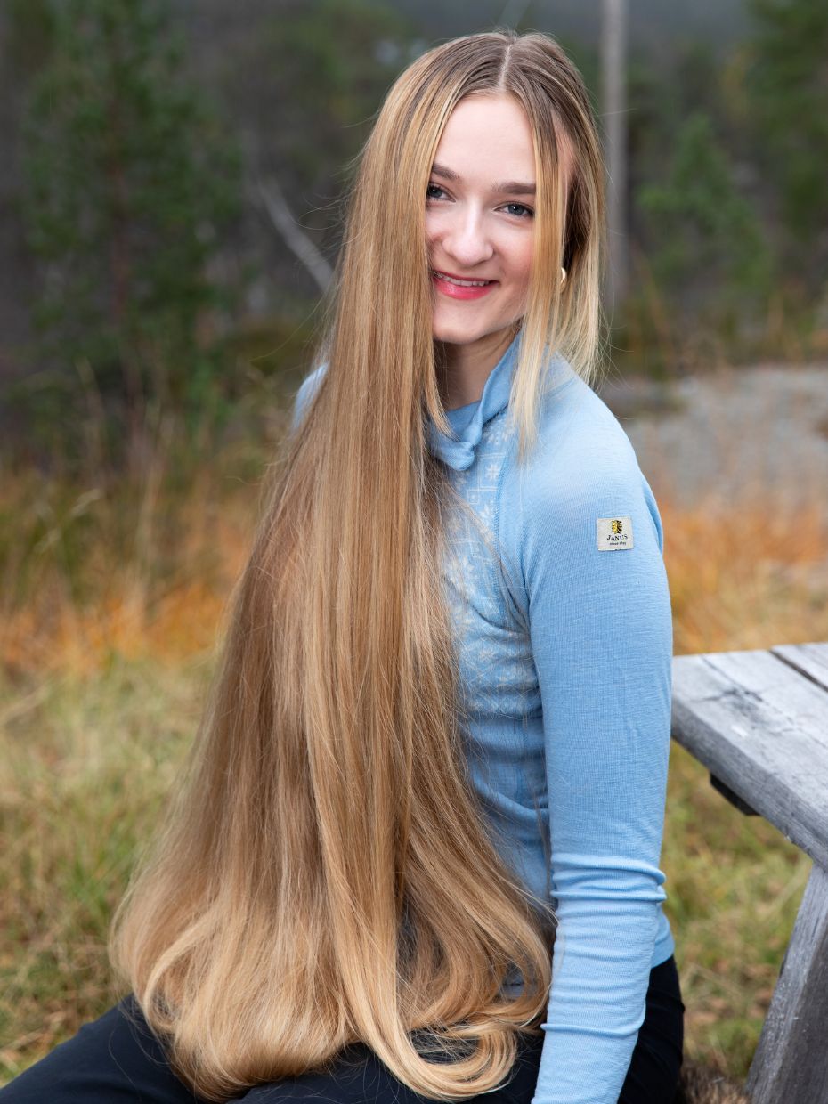 PHOTO SET - The outdoor long hair bench (part 1) photoshoot