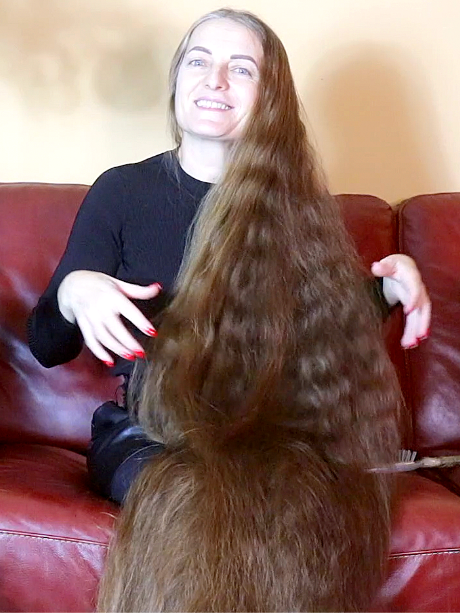 VIDEO - Extremely thick and heavy hair smelling and hair play