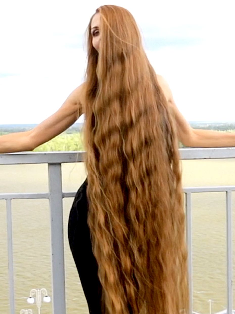 VIDEO - Perfect outdoor hair display