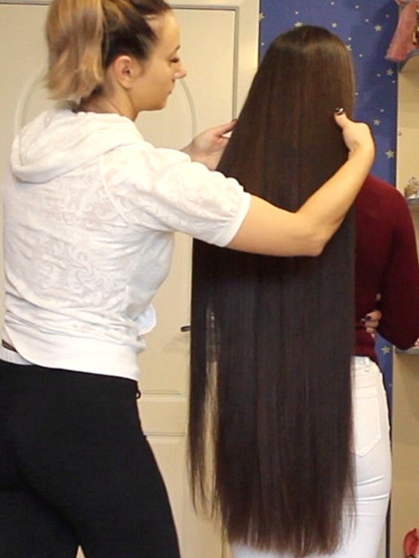 VIDEO - She loves her extreme hair
