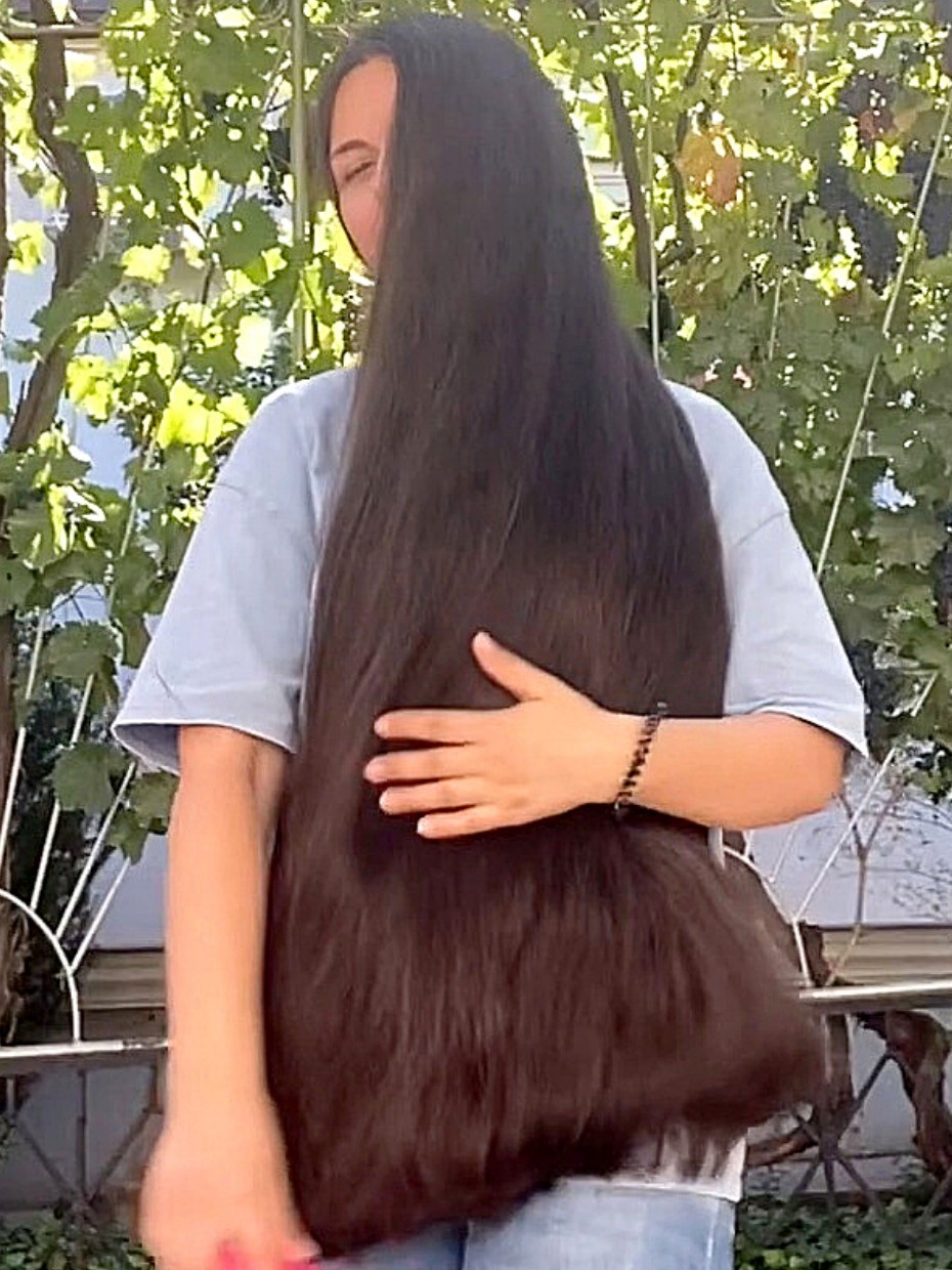 VIDEO - Super hair wash and dunking outdoor