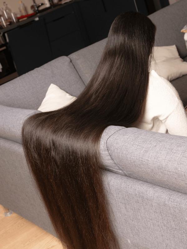 PHOTO SET - We got a visit from an ankle length hair l