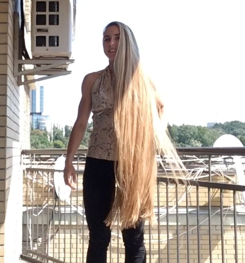 PHOTO SET - Long, longer, longest photoshoot