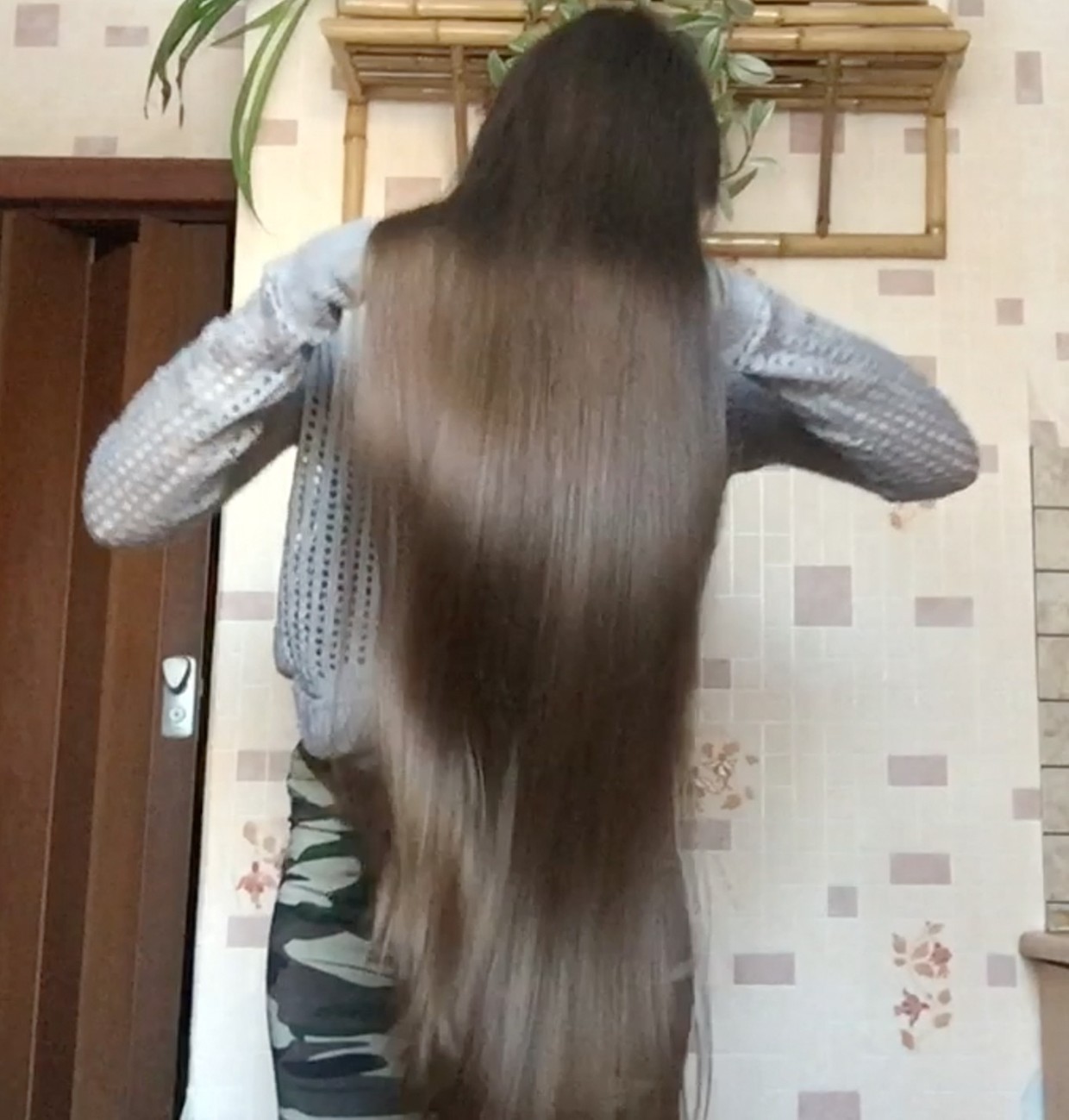VIDEO - Elena´s freshly washed hair