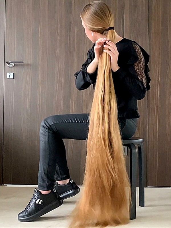 VIDEO - Extreme long hair play deluxe