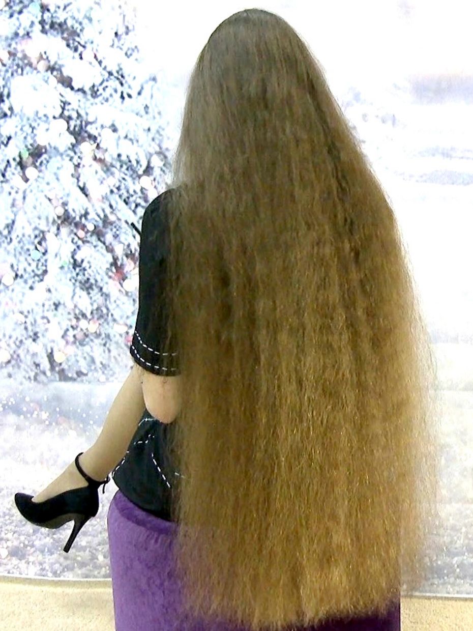 VIDEO - Extreme long hair play deluxe