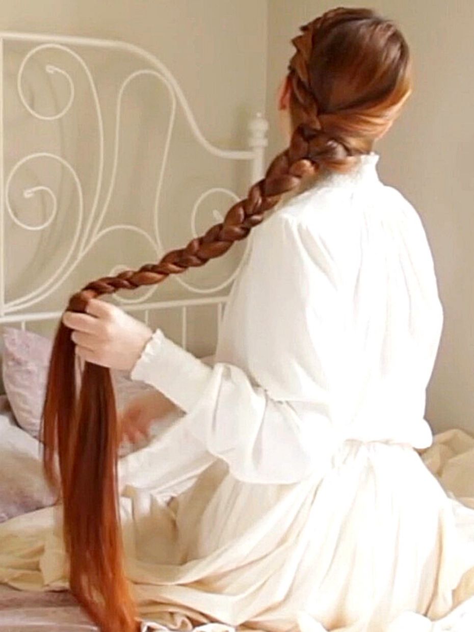 VIDEO - Extremely thick hair show