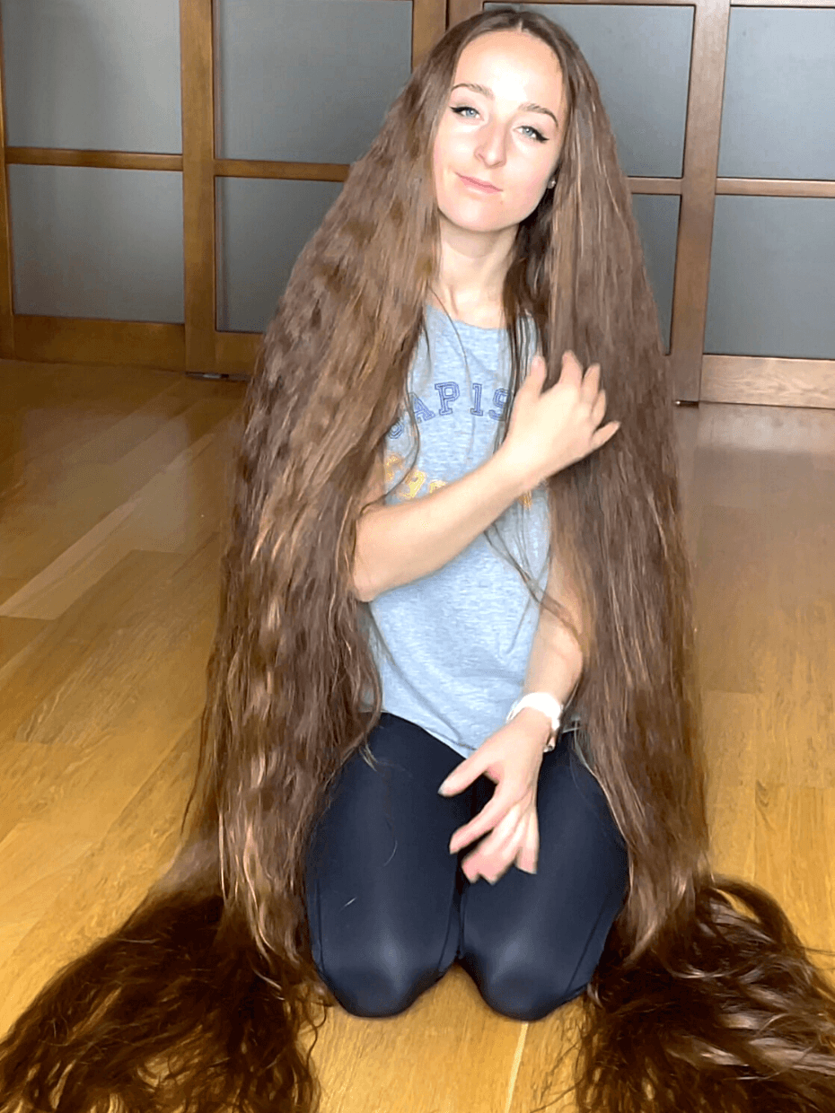 PHOTO SET - Two women with extremely long hair photosh