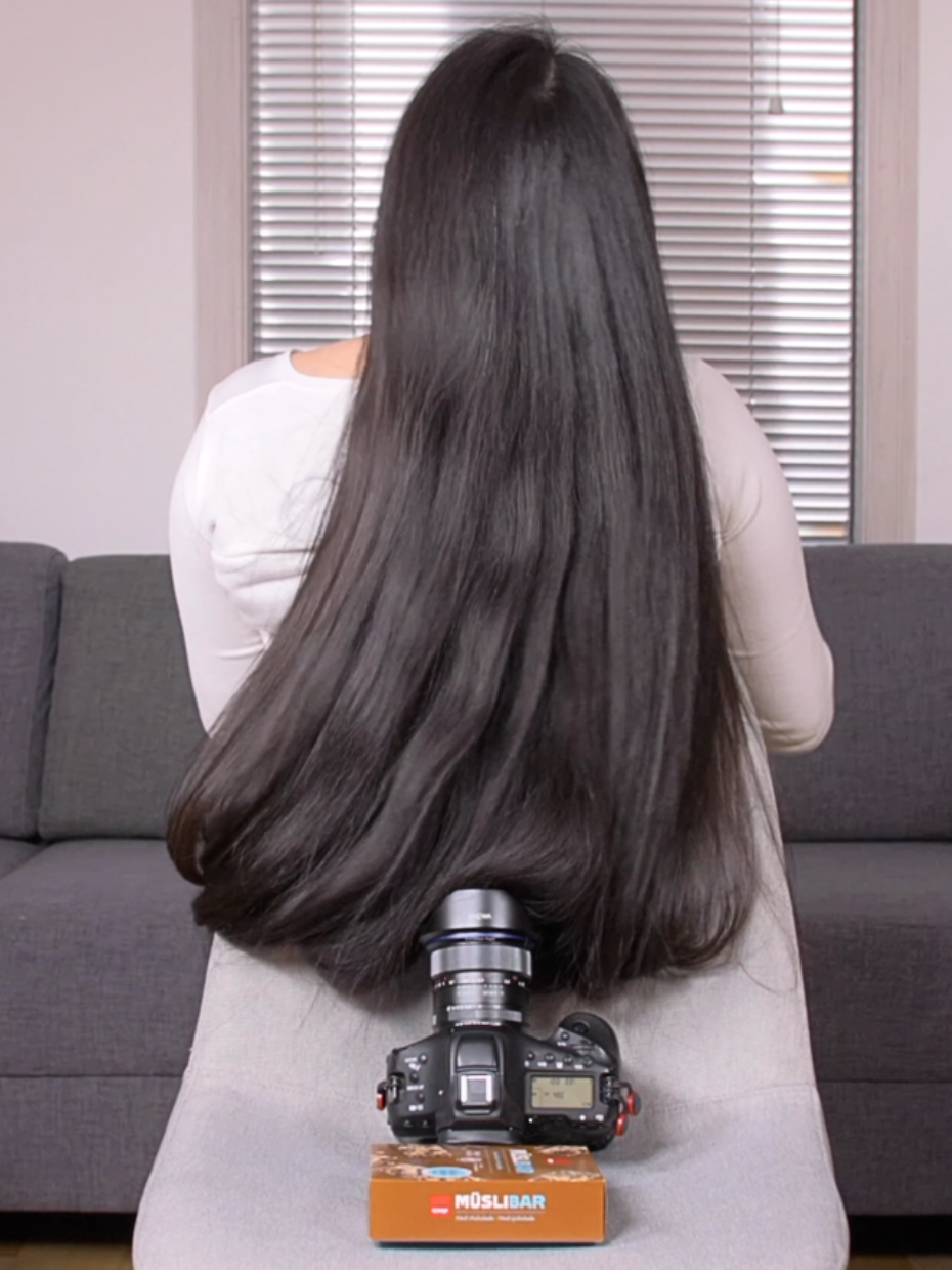 VIDEO - Super long black hair vs. the camera