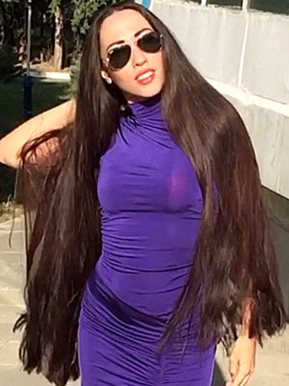 VIDEO - Rapunzel Julia films Dashik