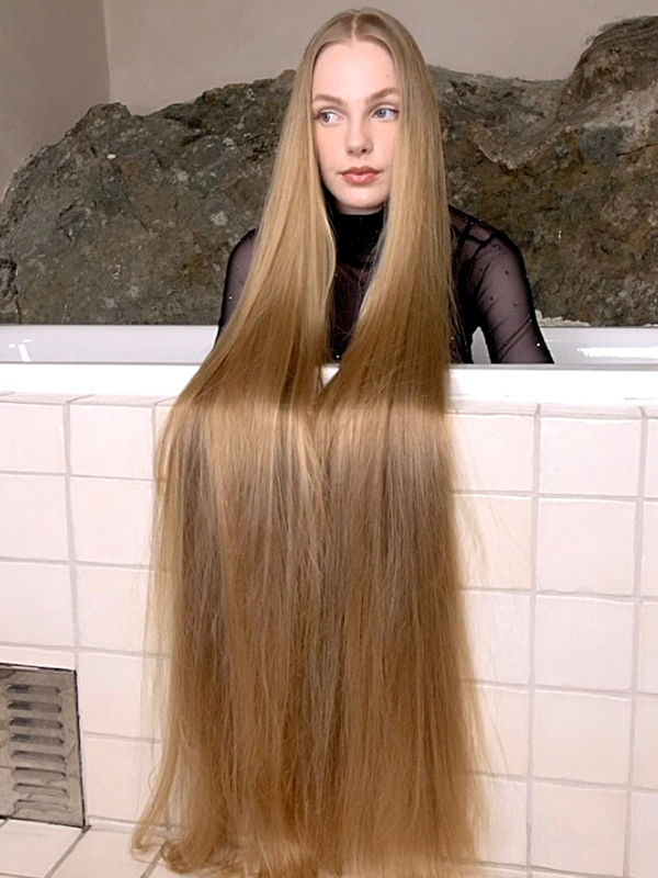 VIDEO - The long hair bathtub