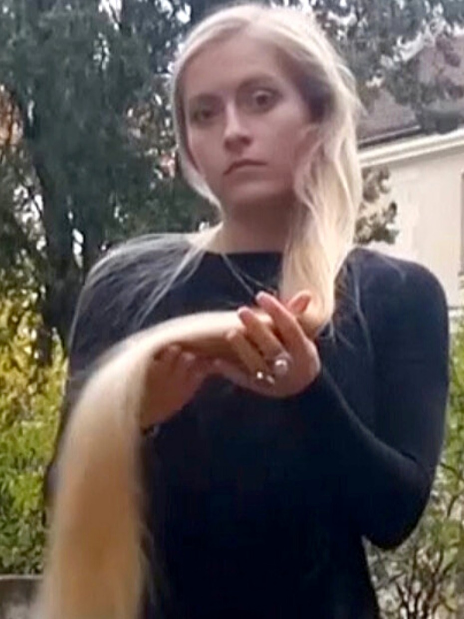 VIDEO - Rapunzel's soft hair by the pool