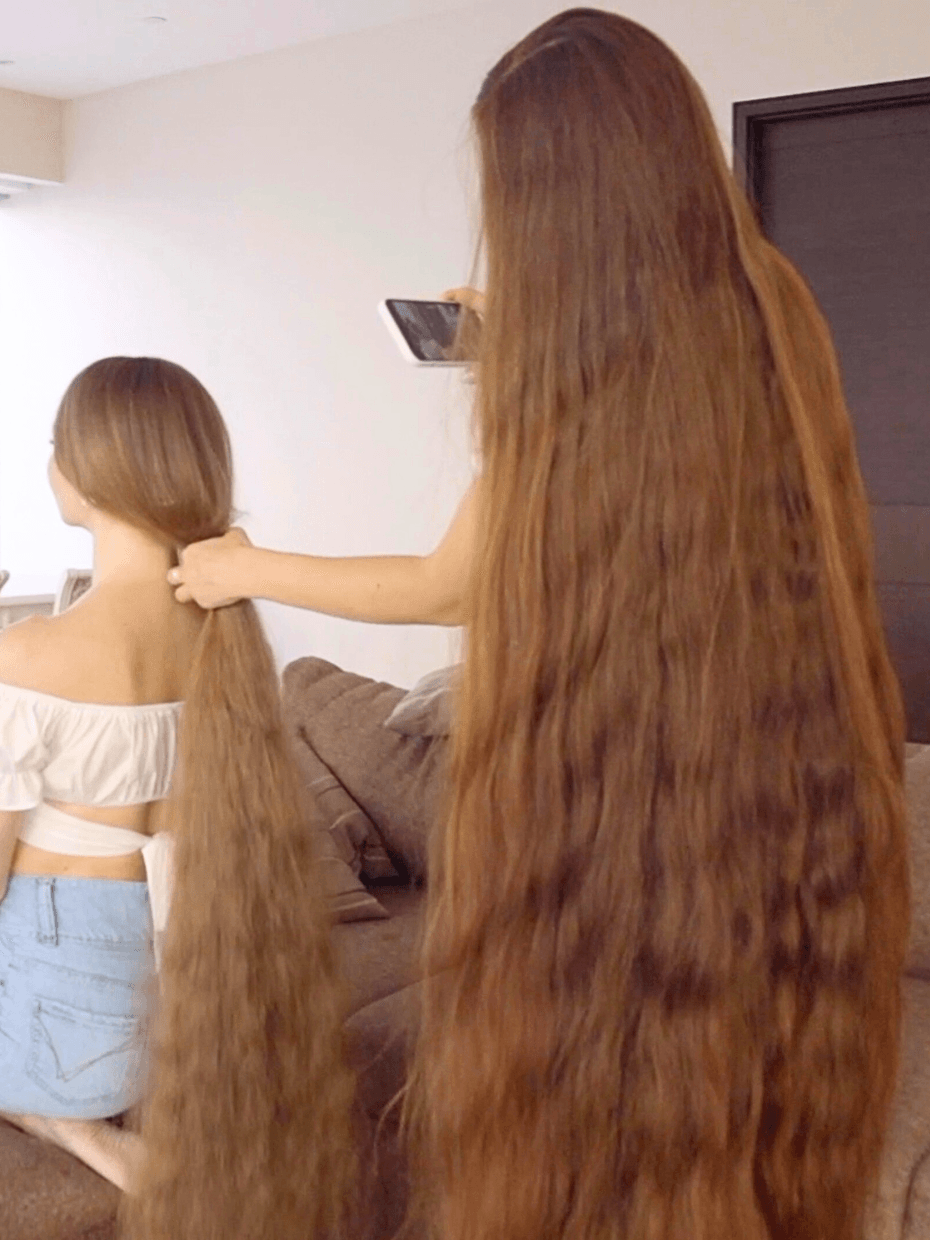 VIDEO - Rapunzel Julia films Dashik