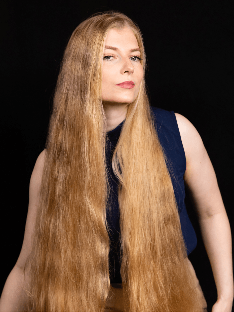 VIDEO - The silky hair duo