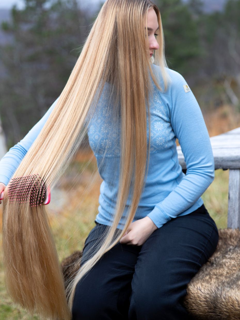 PHOTO SET - The outdoor long hair bench (part 2) photoshoot