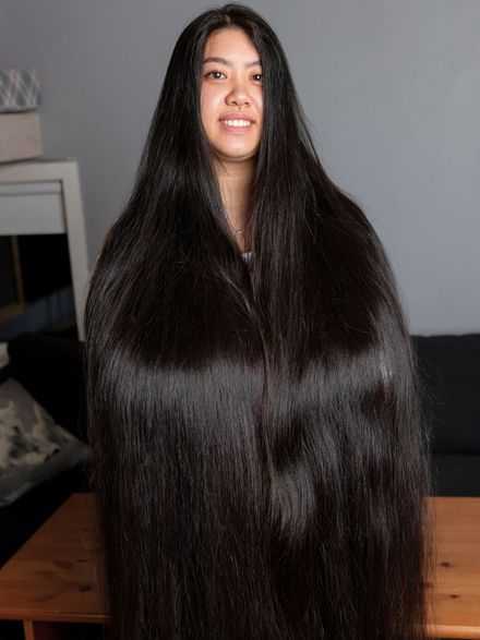 VIDEO - Orysya's hair vs. the camera