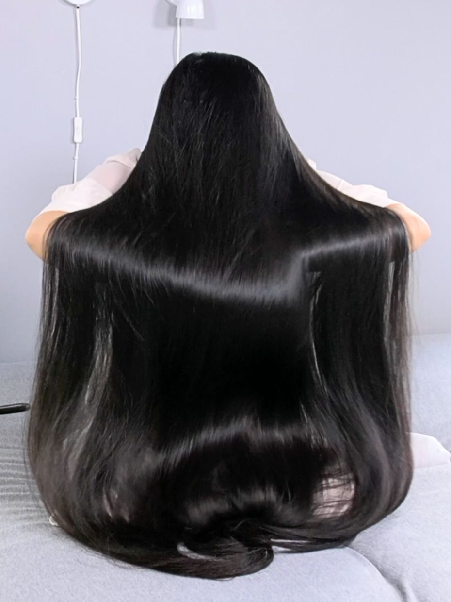 VIDEO - Tons of hair and a very long braid