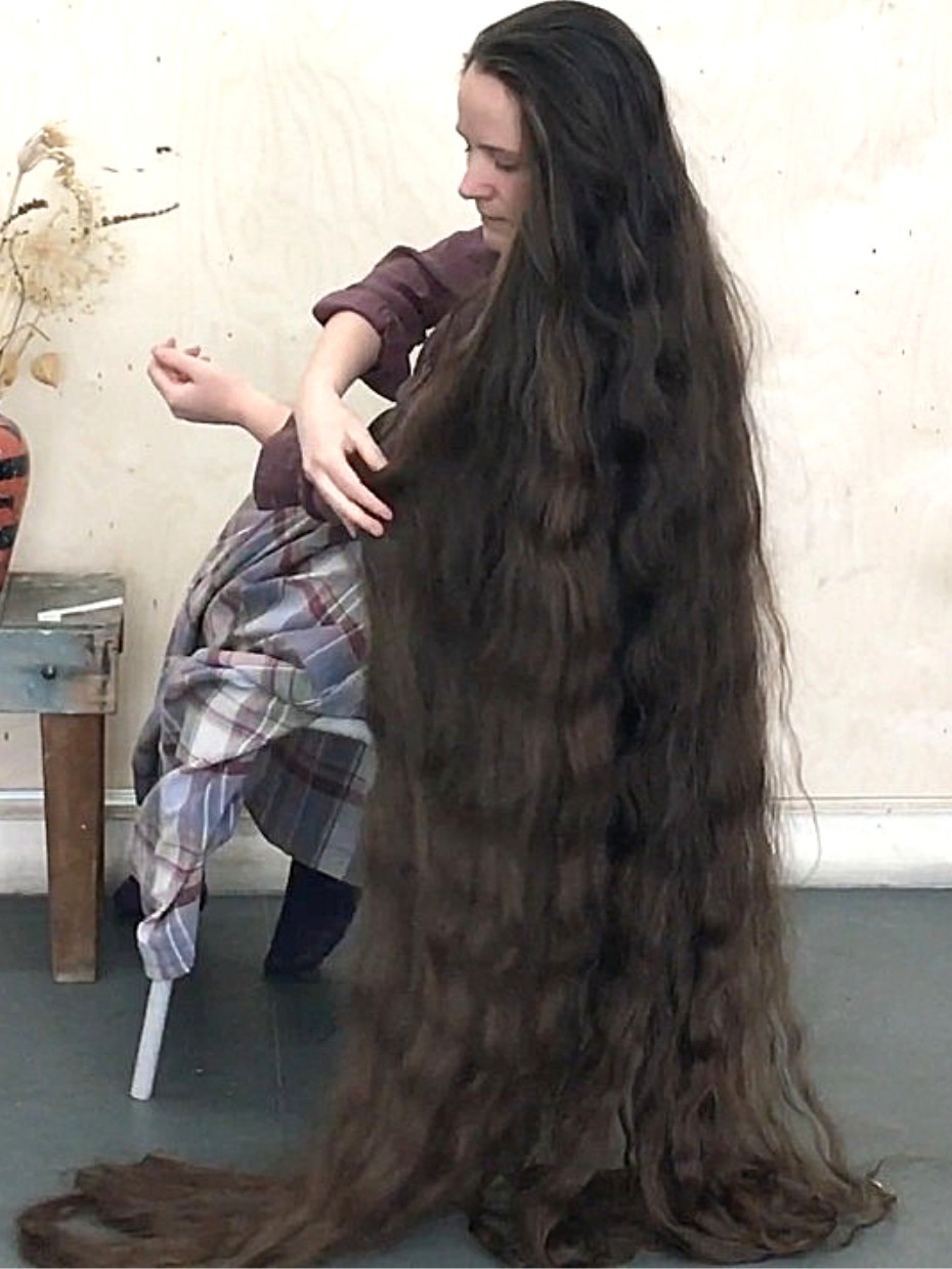 PHOTO SET - Triple long hair in motion photoshoot
