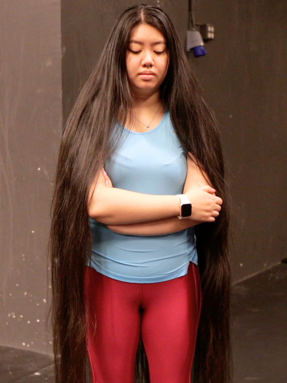 VIDEO - CEO of long hair