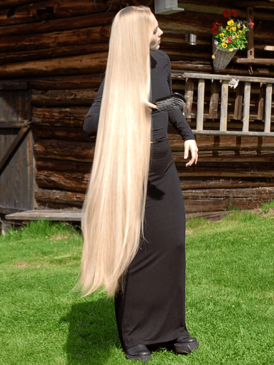 VIDEO - Super heavy floor length hair