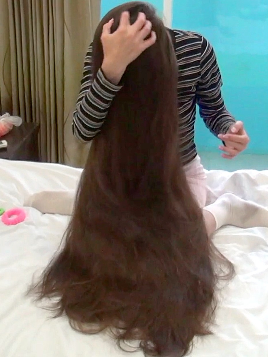 VIDEO - Her super soft hair