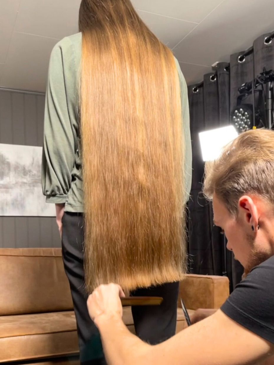 PHOTO SET - Helene's outdoor hair modeling perfection photoshoot