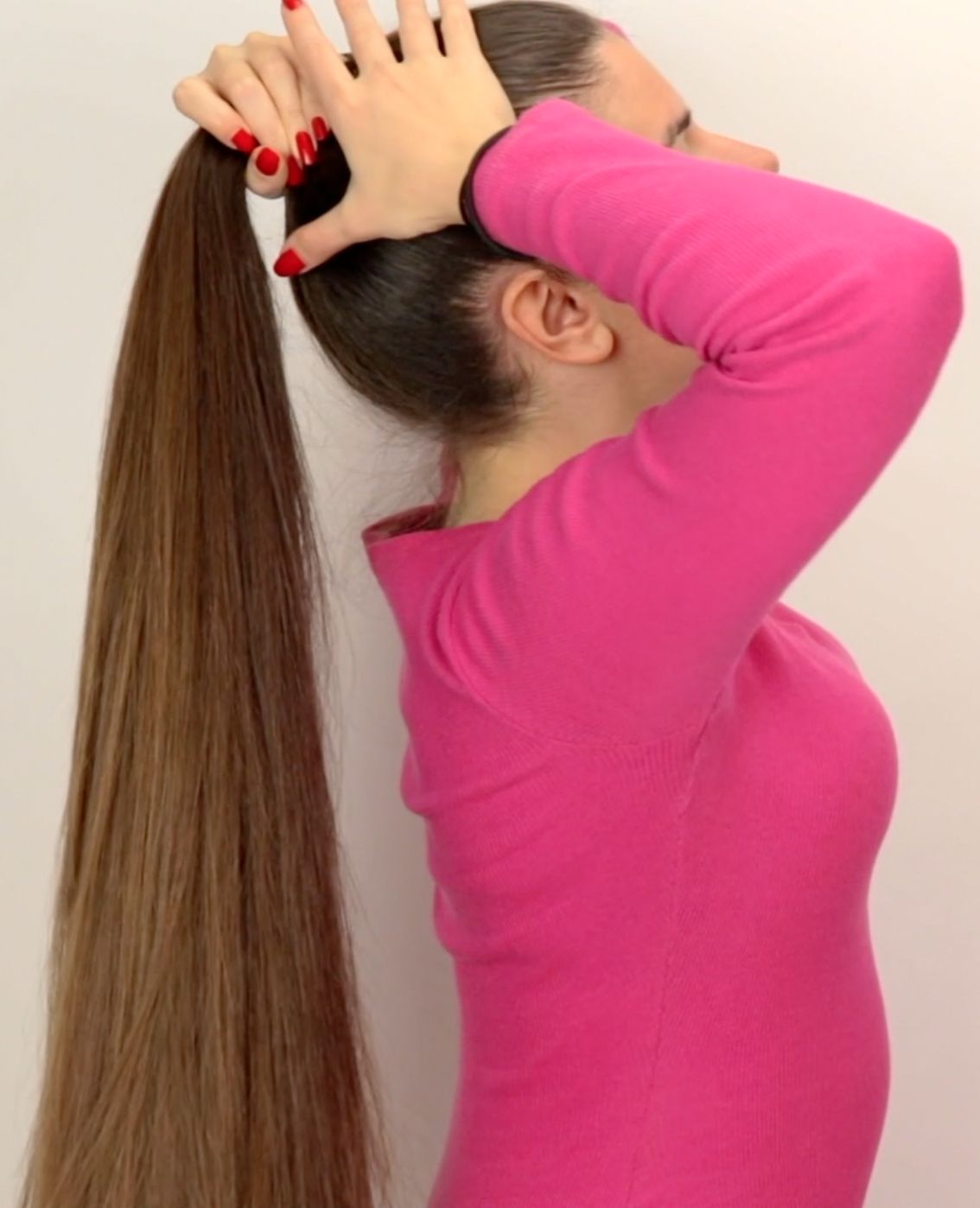 VIDEO - Super high ponytail play