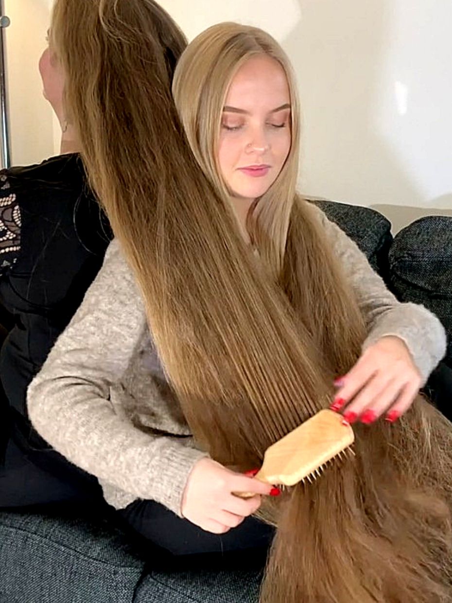 VIDEO - Extreme floor length hair perfection