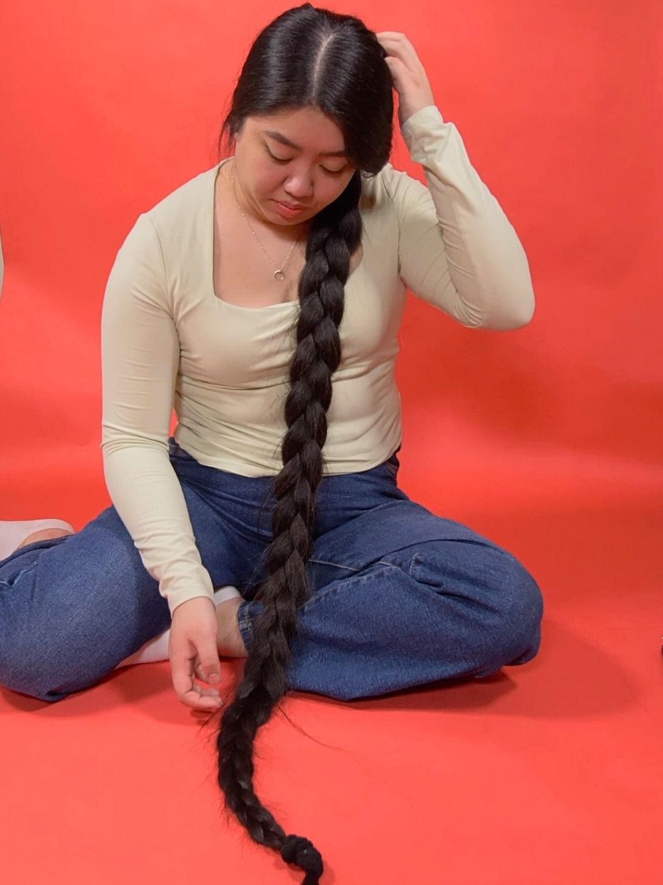 VIDEO - The extreme sound of ultra long, heavy hair