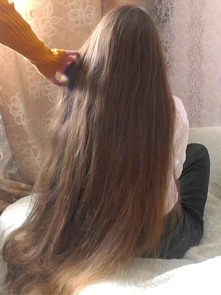 VIDEO - Tina impresses with her hair