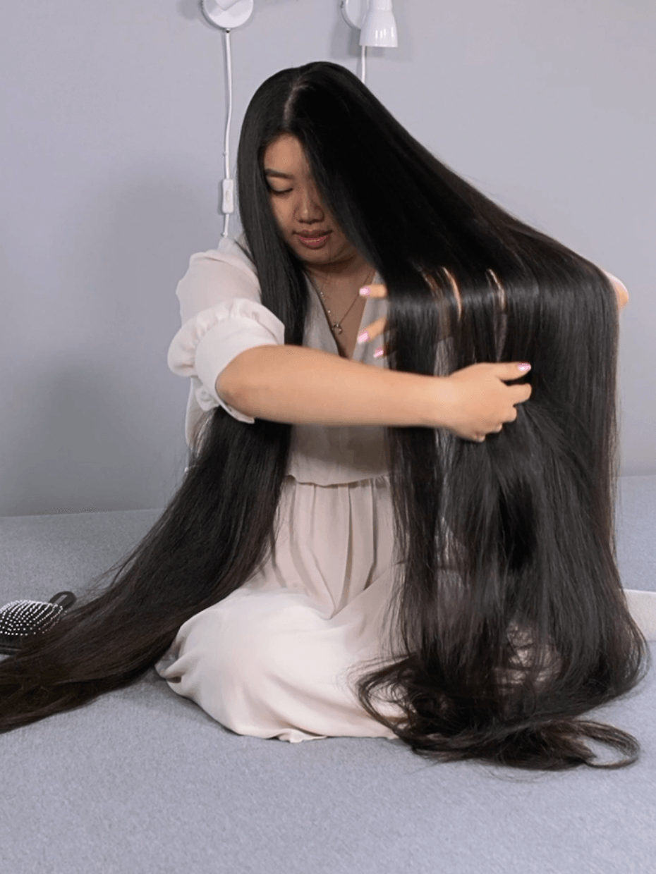 VIDEO - Super heavy, ultra long hair