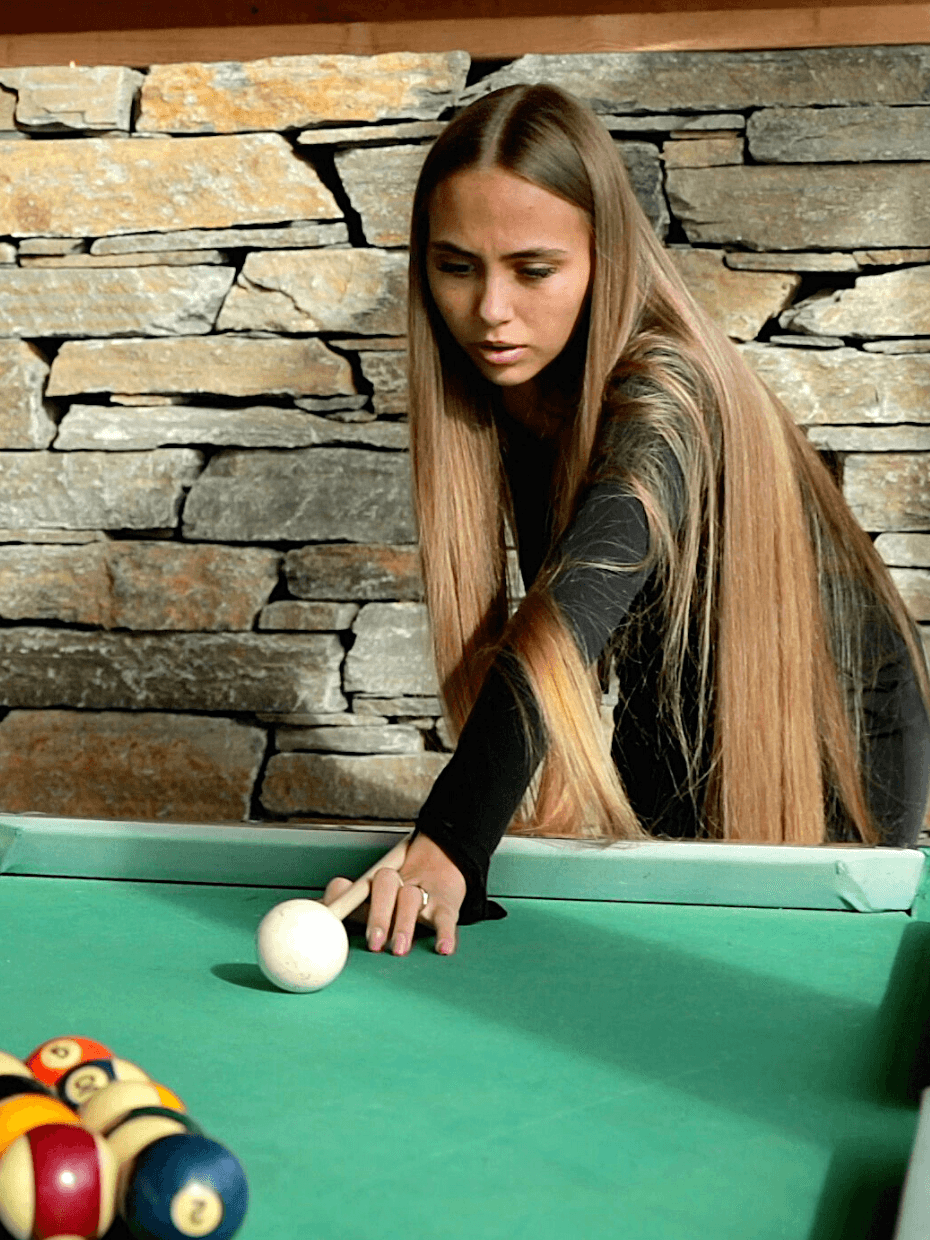 VIDEO - The RealRapunzels team playing pool